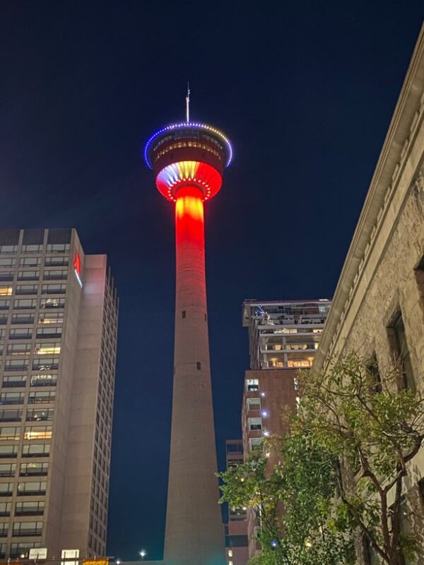 Philippine colors light up the Iconic Calgary Tower to celebrate Fiesta ...